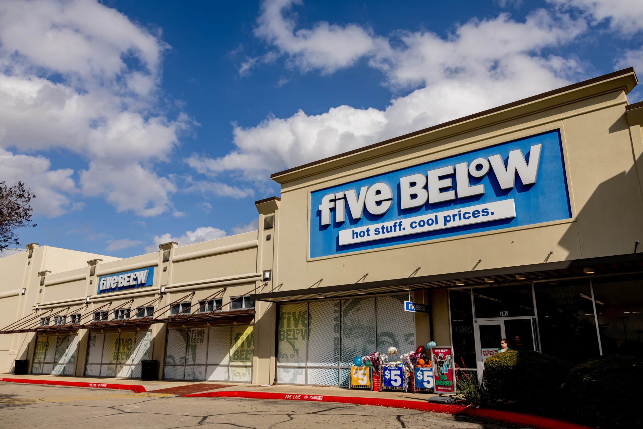 Five Below 15‑ft Sign – Nationwide Rollout & Code‑Compliant Installation
